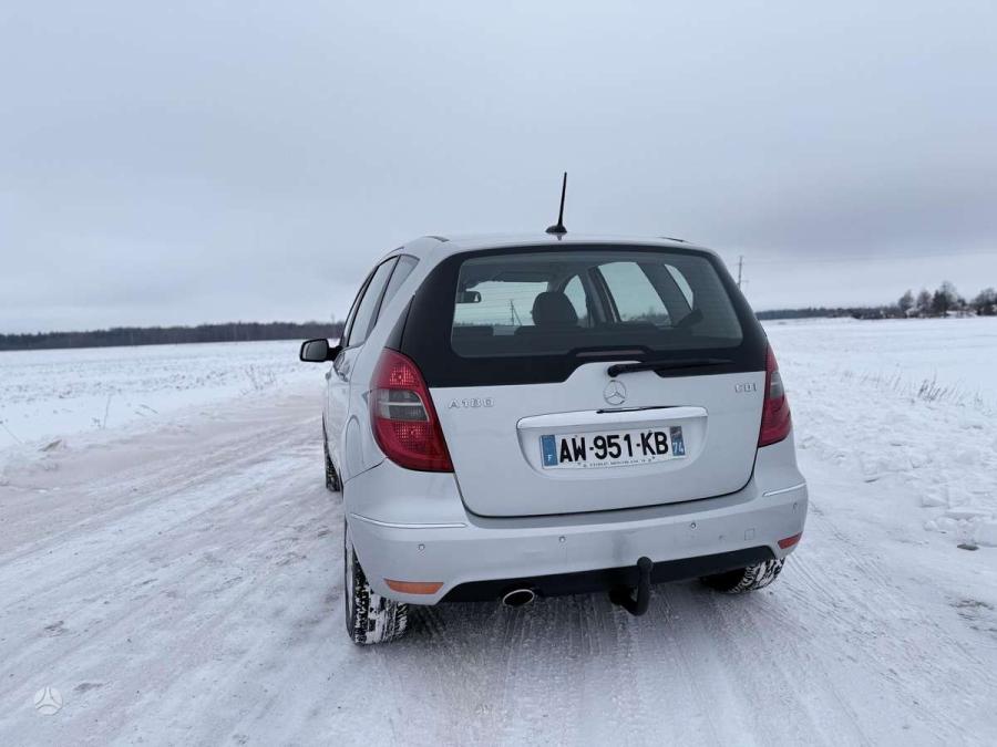 Grey Mercedes-Benz A 180 2010 in Siauliai, with an engine capacity of 1.99 L and mileage of 300 thousand km for 2200 €, photo 11 on AUTOMOTO.COM.LV