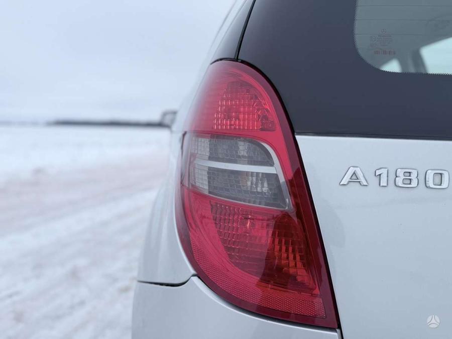 Grey Mercedes-Benz A 180 2010 in Siauliai, with an engine capacity of 1.99 L and mileage of 300 thousand km for 2200 €, photo 12 on AUTOMOTO.COM.LV