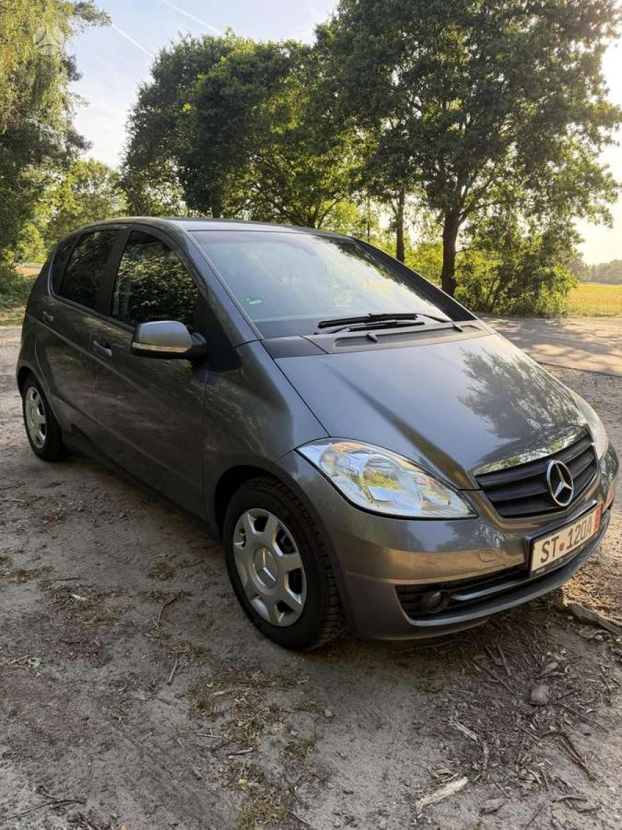 Grey Mercedes-Benz A 180 2010 in Marijampole, with an engine capacity of 2.00 L and mileage of 340 thousand km for 2400 €, photo 1 on AUTOMOTO.COM.LV