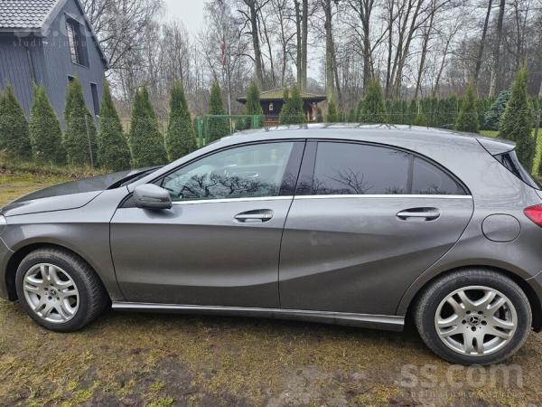 Grey Mercedes-Benz A 180 2012 in Riga, with an engine capacity of 1.60 L and mileage of 200 thousand km for 10000 €, photo 4 on AUTOMOTO.COM.LV