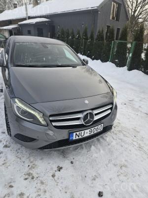 Pelēks Mercedes-Benz A 180 2012 Rīga, ar dzinēja tilpumu 1.80 L un nobraukumu 220 tūkst. km par 8000 €, foto 3 vietnē AUTOMOTO.COM.LV