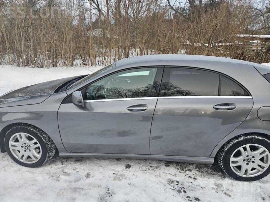 Pelēks Mercedes-Benz A 180 2012 Rīga, ar dzinēja tilpumu 1.80 L un nobraukumu 220 tūkst. km par 8000 €, foto 4 vietnē AUTOMOTO.COM.LV