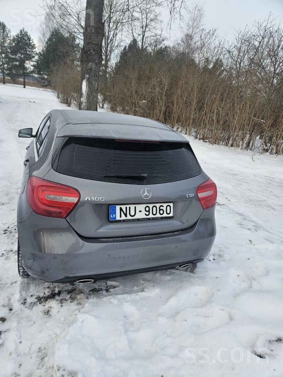 Pelēks Mercedes-Benz A 180 2012 Rīga, ar dzinēja tilpumu 1.80 L un nobraukumu 220 tūkst. km par 8000 €, foto 6 vietnē AUTOMOTO.COM.LV
