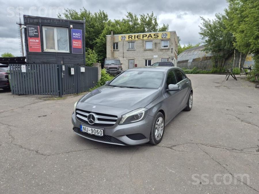 Pelēks Mercedes-Benz A 180 2012 Rīga, ar dzinēja tilpumu 1.80 L un nobraukumu 226 tūkst. km par 8490 €, foto 1 vietnē AUTOMOTO.COM.LV