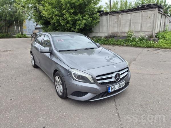 Grey Mercedes-Benz A 180 2012 in Riga, with an engine capacity of 1.80 L and mileage of 226 thousand km for 8490 €, photo 2 on AUTOMOTO.COM.LV