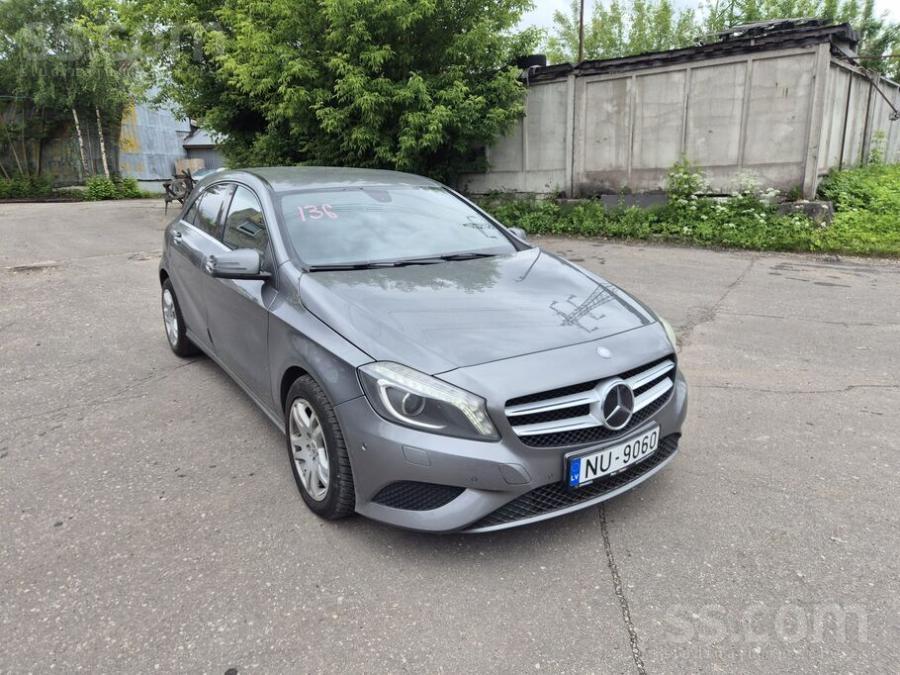 Pelēks Mercedes-Benz A 180 2012 Rīga, ar dzinēja tilpumu 1.80 L un nobraukumu 226 tūkst. km par 8490 €, foto 3 vietnē AUTOMOTO.COM.LV
