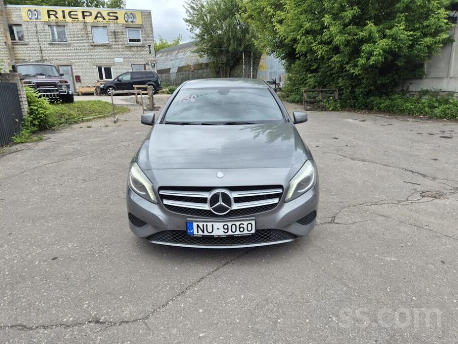 Pelēks Mercedes-Benz A 180 2012 Rīga, ar dzinēja tilpumu 1.80 L un nobraukumu 226 tūkst. km par 8490 €, foto 4 vietnē AUTOMOTO.COM.LV