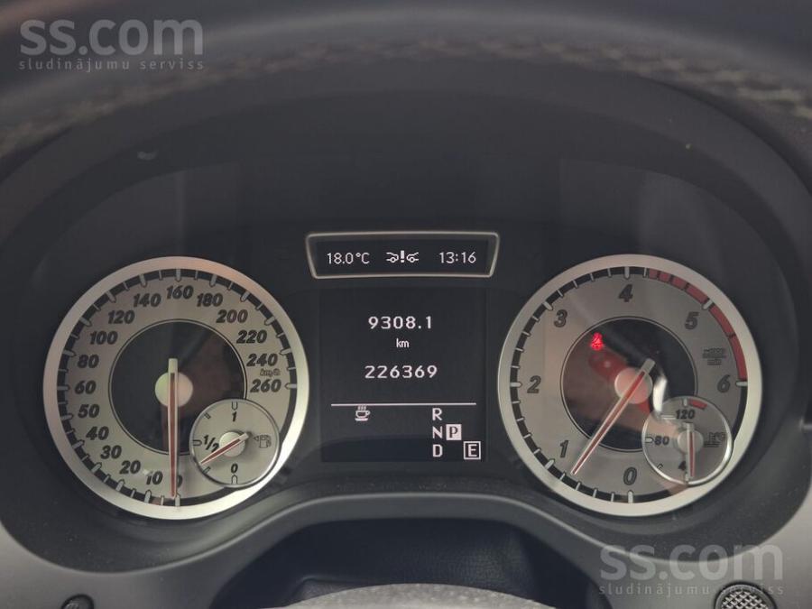 Pelēks Mercedes-Benz A 180 2012 Rīga, ar dzinēja tilpumu 1.80 L un nobraukumu 226 tūkst. km par 8490 €, foto 14 vietnē AUTOMOTO.COM.LV