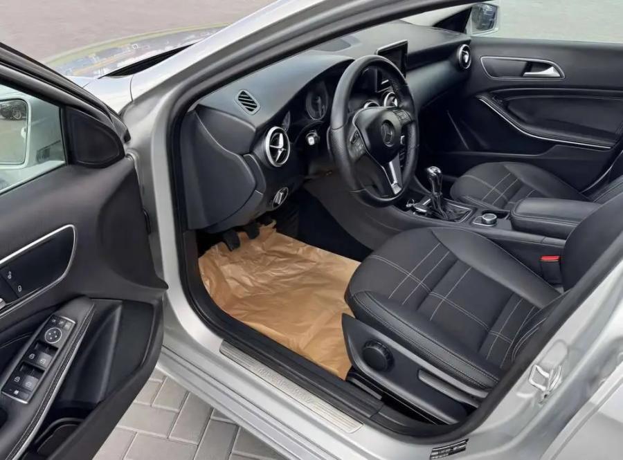 Grey Mercedes-Benz A 180 2012 in Telschi, with an engine capacity of 1.50 L and mileage of 229 thousand km for 6290 €, photo 13 on AUTOMOTO.COM.LV