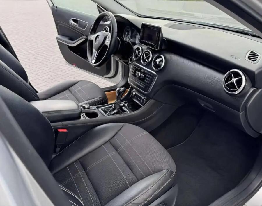 Grey Mercedes-Benz A 180 2012 in Telschi, with an engine capacity of 1.50 L and mileage of 229 thousand km for 6290 €, photo 15 on AUTOMOTO.COM.LV
