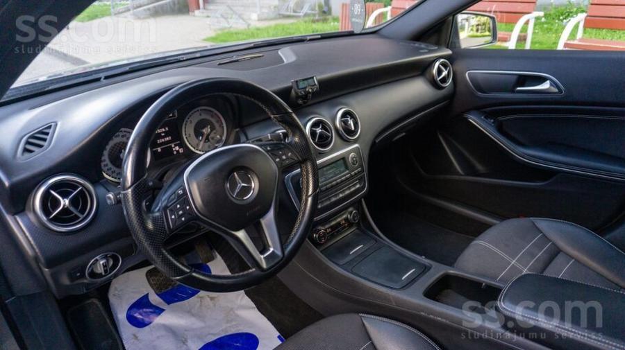 Pelēks Mercedes-Benz A 180 2012 Rīga, ar dzinēja tilpumu 1.80 L un nobraukumu 226 tūkst. km par 7590 €, foto 10 vietnē AUTOMOTO.COM.LV
