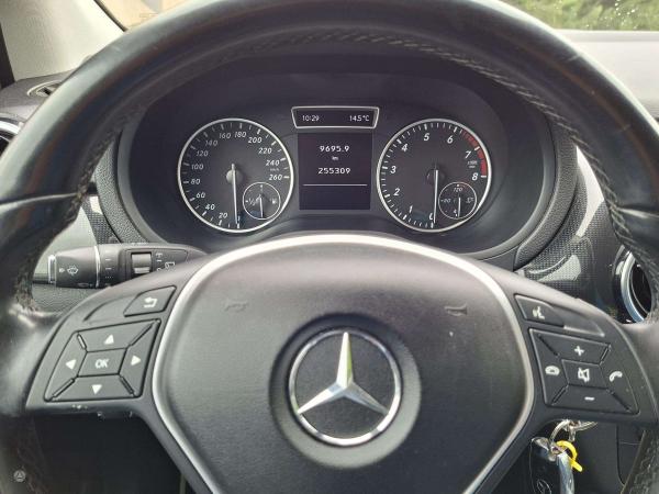 Grey Mercedes-Benz A 180 2012 in Ukmerge, with an engine capacity of 1.60 L and mileage of 255 thousand km for 4950 €, photo 8 on AUTOMOTO.COM.LV
