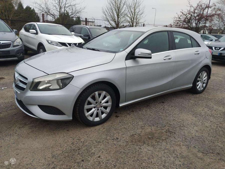 Grey Mercedes-Benz A 180 2013 in Panevezys, with an engine capacity of 1.46 L and mileage of 286 thousand km for 6999 €, photo 1 on AUTOMOTO.COM.LV