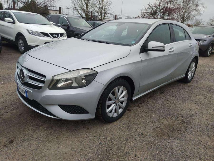 Grey Mercedes-Benz A 180 2013 in Panevezys, with an engine capacity of 1.46 L and mileage of 286 thousand km for 6999 €, photo 2 on AUTOMOTO.COM.LV