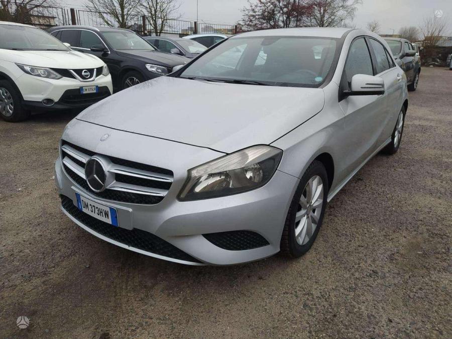Grey Mercedes-Benz A 180 2013 in Panevezys, with an engine capacity of 1.46 L and mileage of 286 thousand km for 6999 €, photo 3 on AUTOMOTO.COM.LV