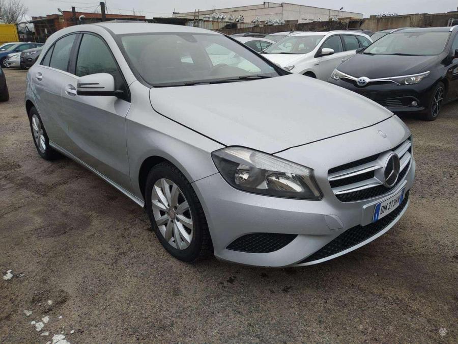 Grey Mercedes-Benz A 180 2013 in Panevezys, with an engine capacity of 1.46 L and mileage of 286 thousand km for 6999 €, photo 6 on AUTOMOTO.COM.LV