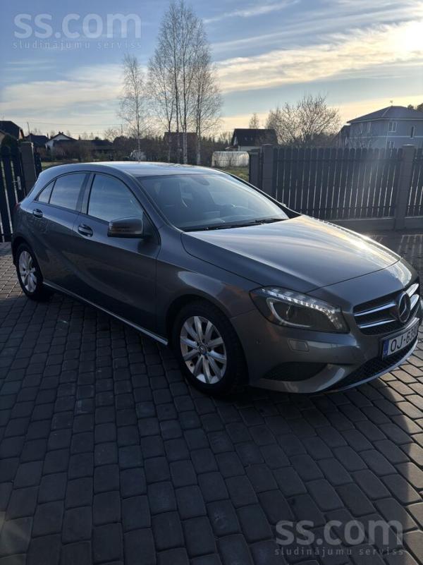 Grey Mercedes-Benz A 180 2013 in Riga, with an engine capacity of 1.50 L and mileage of 207 thousand km for 5900 €, photo 9 on AUTOMOTO.COM.LV