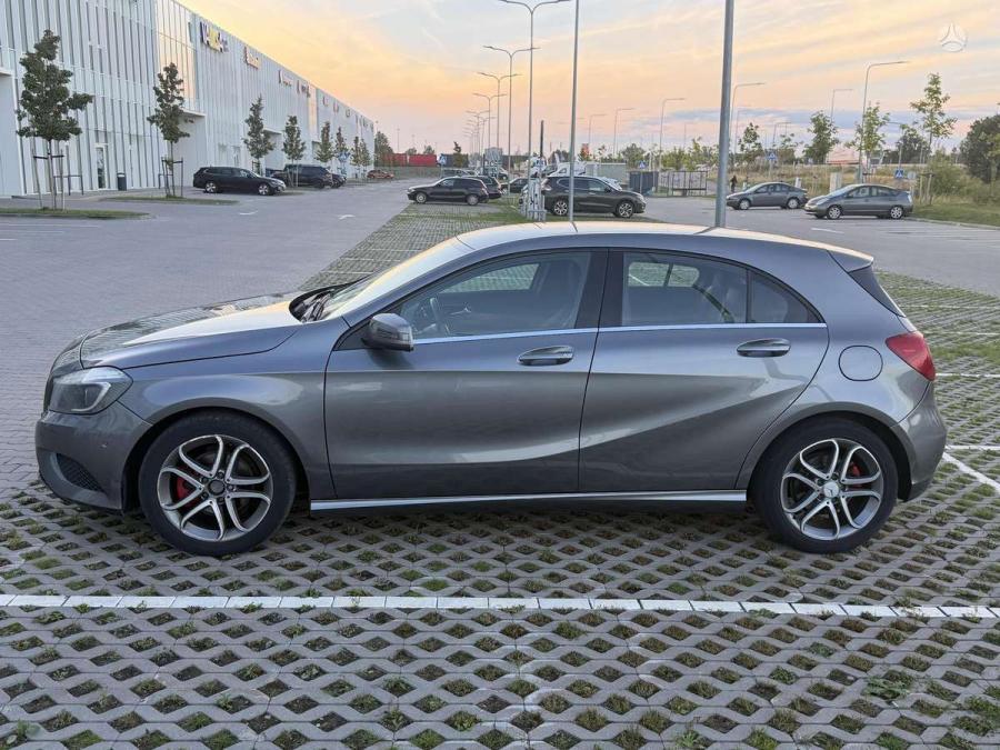Pelēks Mercedes-Benz A 180 2013 Viļņa, ar dzinēja tilpumu 1.60 L un nobraukumu 257 tūkst. km par 6000 €, foto 3 vietnē AUTOMOTO.COM.LV