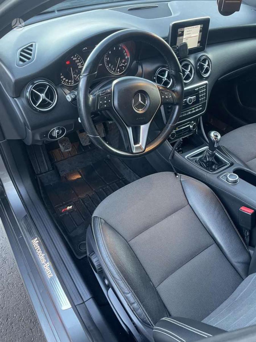 Pelēks Mercedes-Benz A 180 2013 Viļņa, ar dzinēja tilpumu 1.60 L un nobraukumu 257 tūkst. km par 6000 €, foto 7 vietnē AUTOMOTO.COM.LV