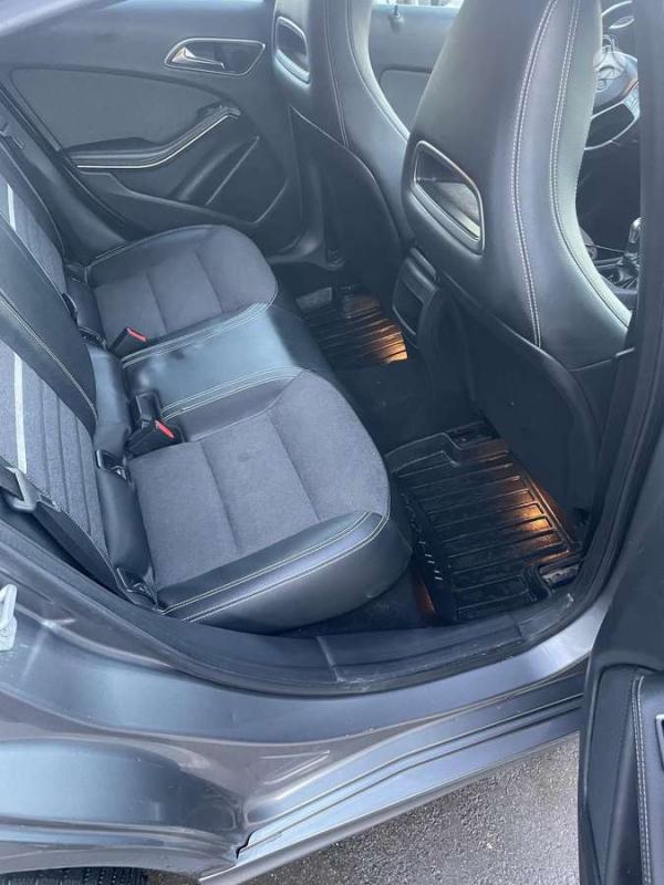 Pelēks Mercedes-Benz A 180 2013 Viļņa, ar dzinēja tilpumu 1.60 L un nobraukumu 257 tūkst. km par 6000 €, foto 9 vietnē AUTOMOTO.COM.LV