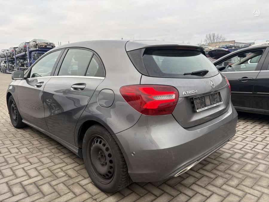 Grey Mercedes-Benz A 180 2017 in Taurage, with an engine capacity of 1.50 L and mileage of 206 thousand km for 6800 €, photo 6 on AUTOMOTO.COM.LV