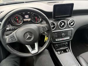Grey Mercedes-Benz A 180 2017 in Taurage, with an engine capacity of 1.50 L and mileage of 206 thousand km for 6800 €, photo 10 on AUTOMOTO.COM.LV