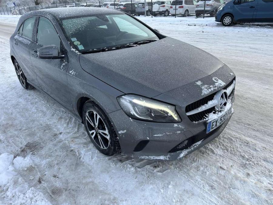 Grey Mercedes-Benz A 180 2018 in Taurage, with an engine capacity of 1.46 L and mileage of 225 thousand km for 8500 €, photo 2 on AUTOMOTO.COM.LV