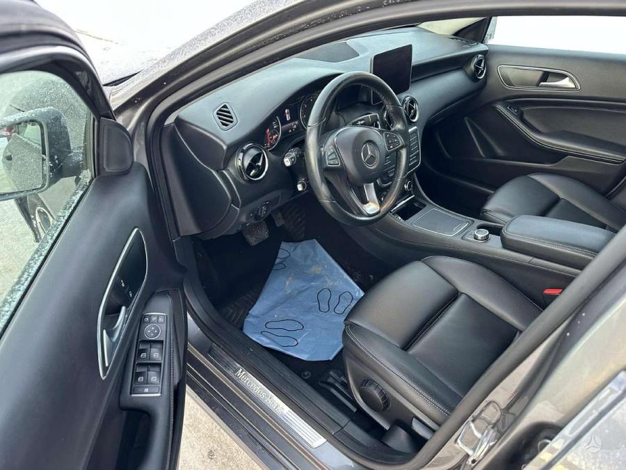 Grey Mercedes-Benz A 180 2018 in Taurage, with an engine capacity of 1.46 L and mileage of 225 thousand km for 8500 €, photo 8 on AUTOMOTO.COM.LV