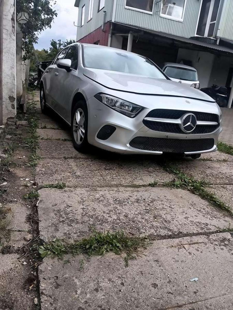Pelēks Mercedes-Benz A 180 2018 Ukmergė, ar dzinēja tilpumu 1.46 L un nobraukumu 100 tūkst. km par 5750 €, foto 3 vietnē AUTOMOTO.COM.LV