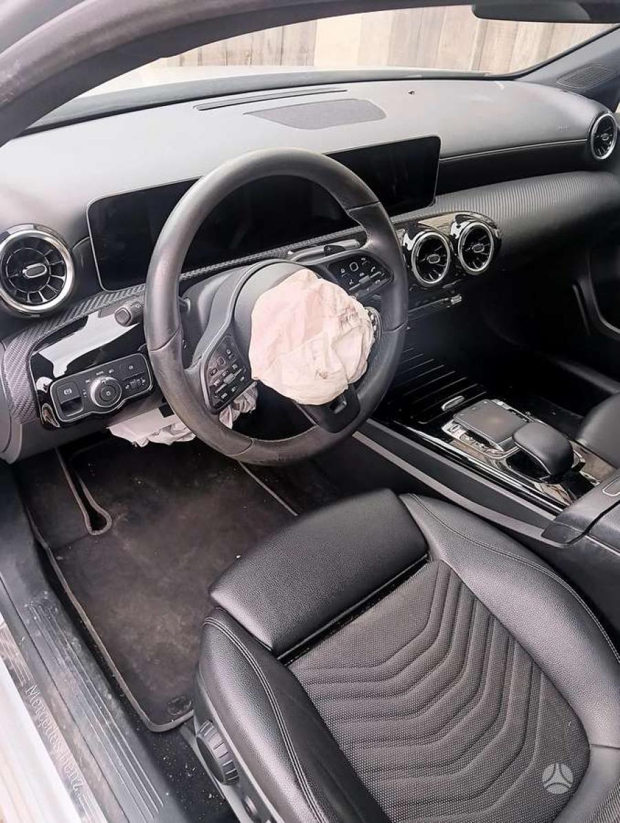Pelēks Mercedes-Benz A 180 2018 Ukmergė, ar dzinēja tilpumu 1.46 L un nobraukumu 100 tūkst. km par 5750 €, foto 8 vietnē AUTOMOTO.COM.LV