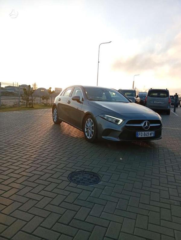 Grey Mercedes-Benz A 180 2019 in Taurage, with an engine capacity of 1.30 L and mileage of 118 thousand km for 12000 €, photo 3 on AUTOMOTO.COM.LV