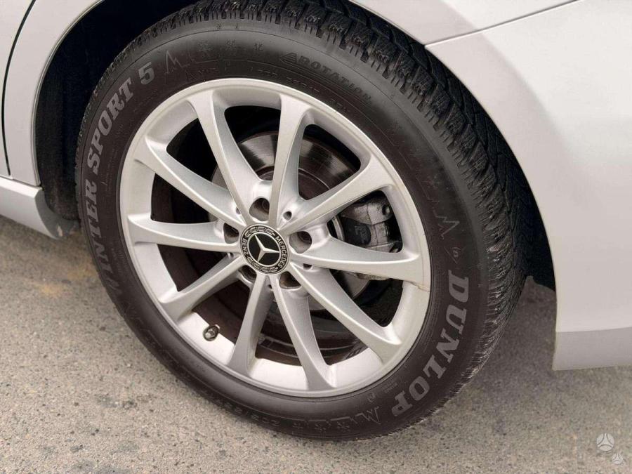 Pelēks Mercedes-Benz A 180 2019 Viļņa, ar dzinēja tilpumu 1.60 L un nobraukumu 93 tūkst. km par 17950 €, foto 10 vietnē AUTOMOTO.COM.LV