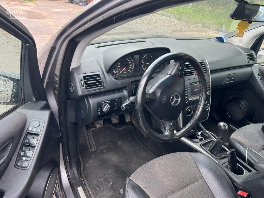 Pelēks Mercedes-Benz A 180 2007 Šauļi, ar dzinēja tilpumu 2.00 L un nobraukumu 323 tūkst. km par 1139 €, foto 14 vietnē AUTOMOTO.COM.LV