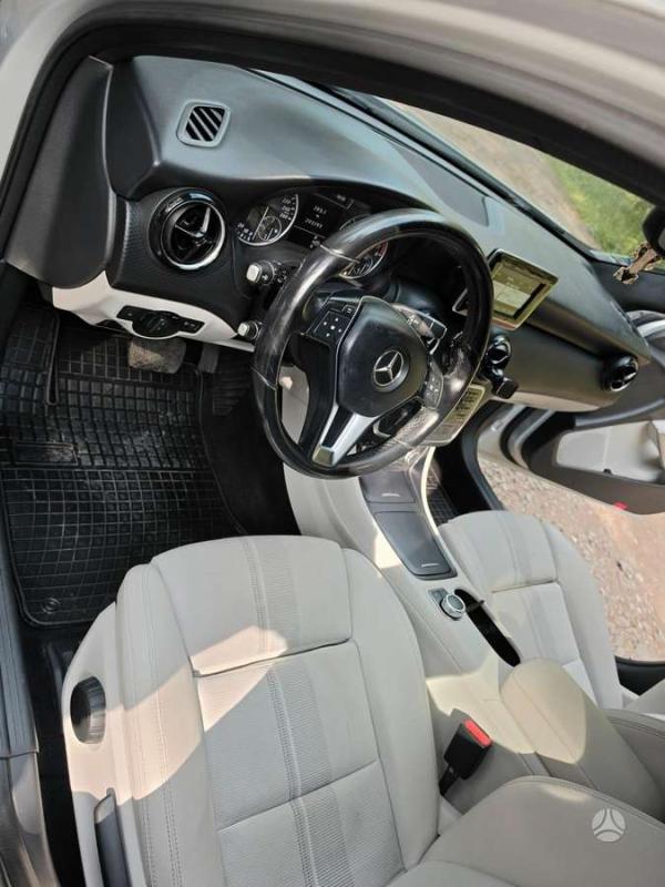 Grey Mercedes-Benz A 180 2013 in Klaipeda, with an engine capacity of 1.80 L and mileage of 293 thousand km for 6500 €, photo 7 on AUTOMOTO.COM.LV
