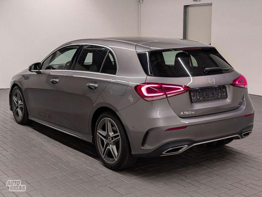 Pelēks Mercedes-Benz A 180 2022 Kauņa, ar dzinēja tilpumu 2.00 L un nobraukumu 79 tūkst. km par 25902 €, foto 3 vietnē AUTOMOTO.COM.LV