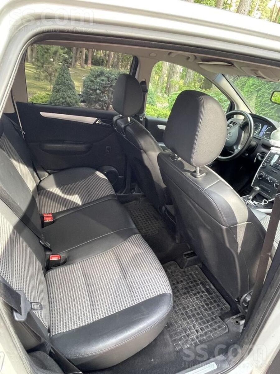 Pelēks Mercedes-Benz A 180 2008 Rīga, ar dzinēja tilpumu 1.80 L un nobraukumu 290 tūkst. km par 3000 €, foto 10 vietnē AUTOMOTO.COM.LV