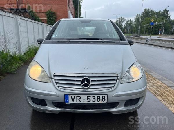 Mercedes-Benz A 180 2004 in Riga, with an engine capacity of 2.00 L and mileage of 180 thousand km for 900 €, photo 8 on AUTOMOTO.COM.LV