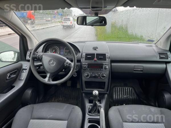 Mercedes-Benz A 180 2004 in Riga, with an engine capacity of 2.00 L and mileage of 180 thousand km for 900 €, photo 10 on AUTOMOTO.COM.LV