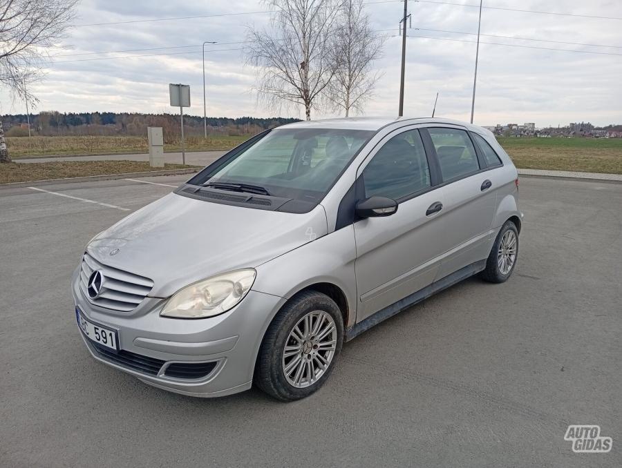 Mercedes-Benz A 180 2006 Viļņa, ar dzinēja tilpumu 2.00 L un nobraukumu 273 tūkst. km par 1800 €, foto 4 vietnē AUTOMOTO.COM.LV