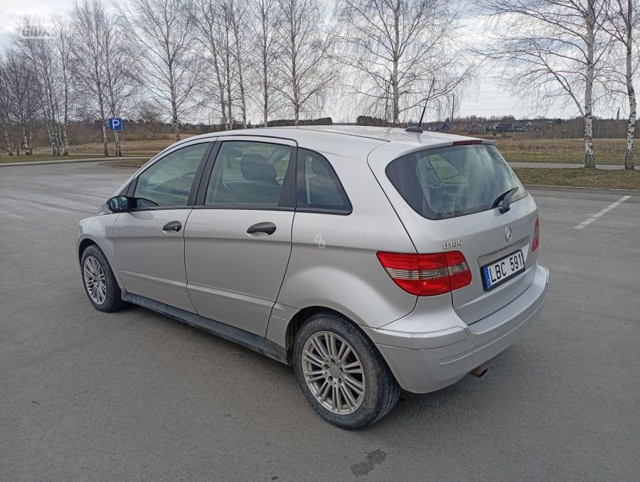 Mercedes-Benz A 180 2006 Viļņa, ar dzinēja tilpumu 2.00 L un nobraukumu 273 tūkst. km par 1800 €, foto 6 vietnē AUTOMOTO.COM.LV