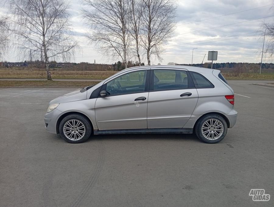 Mercedes-Benz A 180 2006 Viļņa, ar dzinēja tilpumu 2.00 L un nobraukumu 273 tūkst. km par 1800 €, foto 8 vietnē AUTOMOTO.COM.LV