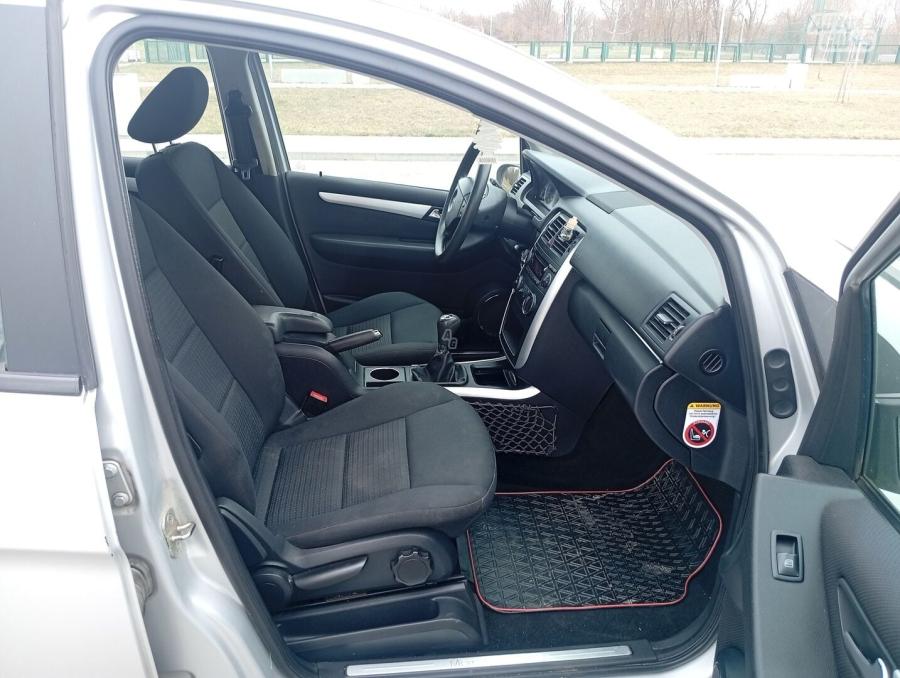 Mercedes-Benz A 180 2006 Viļņa, ar dzinēja tilpumu 2.00 L un nobraukumu 273 tūkst. km par 1800 €, foto 10 vietnē AUTOMOTO.COM.LV
