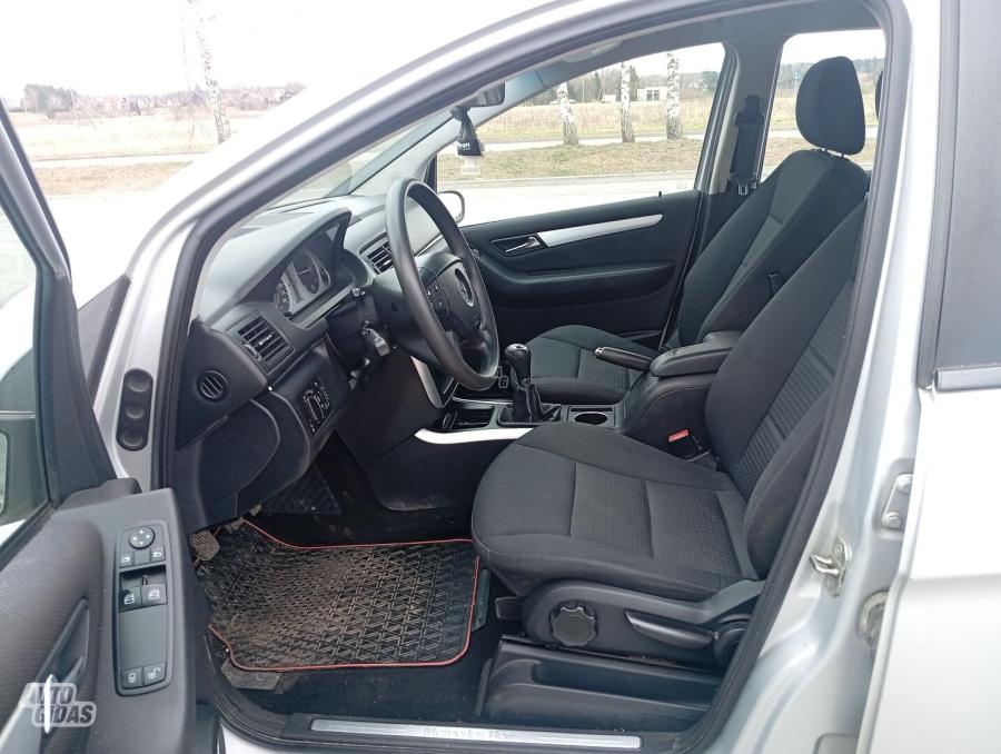 Mercedes-Benz A 180 2006 Viļņa, ar dzinēja tilpumu 2.00 L un nobraukumu 273 tūkst. km par 1800 €, foto 11 vietnē AUTOMOTO.COM.LV
