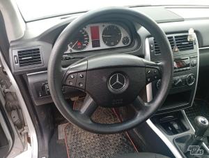 Mercedes-Benz A 180 2006 Viļņa, ar dzinēja tilpumu 2.00 L un nobraukumu 273 tūkst. km par 1800 €, foto 12 vietnē AUTOMOTO.COM.LV