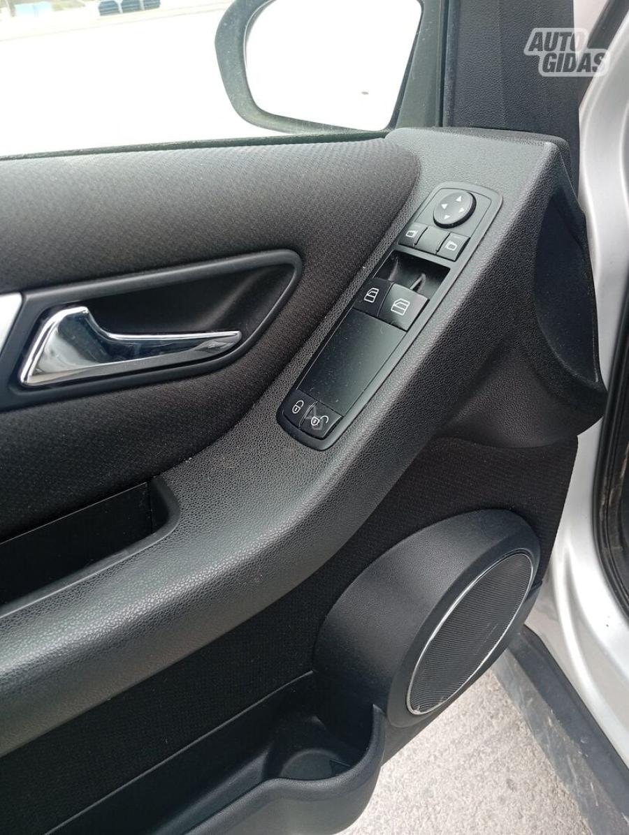 Mercedes-Benz A 180 2006 Viļņa, ar dzinēja tilpumu 2.00 L un nobraukumu 273 tūkst. km par 1800 €, foto 14 vietnē AUTOMOTO.COM.LV