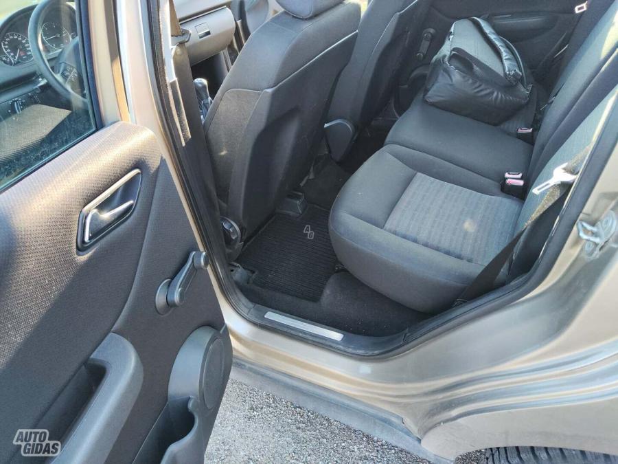 Mercedes-Benz A 180 2006 in Alytus, with an engine capacity of 2.00 L and mileage of 187 thousand km for 1050 €, photo 9 on AUTOMOTO.COM.LV