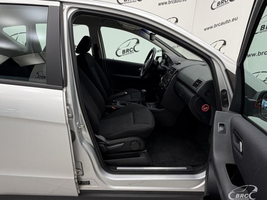Mercedes-Benz A 180 2012 in Vilnius, with an engine capacity of 1.70 L and mileage of 209 thousand km for 3200 €, photo 5 on AUTOMOTO.COM.LV
