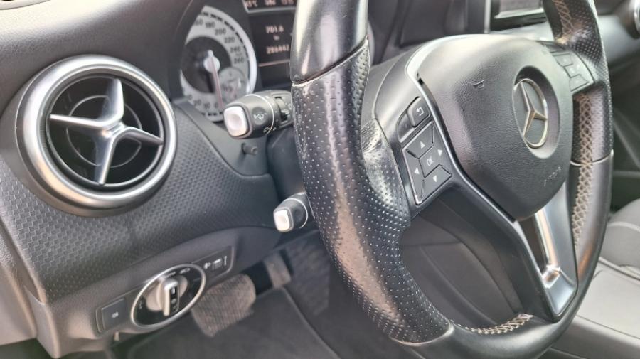 Mercedes-Benz A 180 2013 in Riga, with an engine capacity of 1.80 L and mileage of 286 thousand km for 12300 €, photo 16 on AUTOMOTO.COM.LV