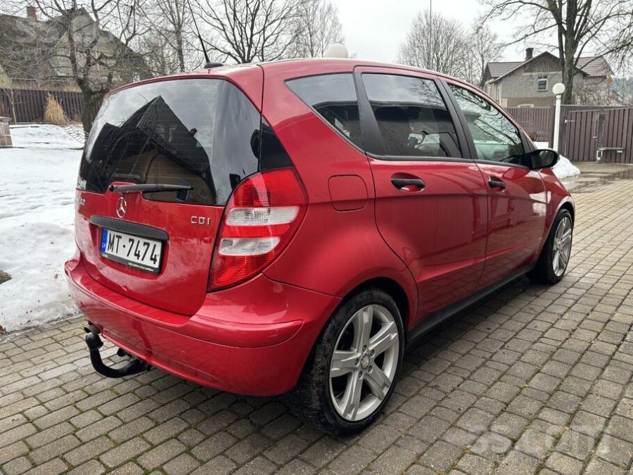 Sarkans Mercedes-Benz A 180 2008 Valka, ar dzinēja tilpumu 2.00 L un nobraukumu 189 tūkst. km par 3700 €, foto 5 vietnē AUTOMOTO.COM.LV