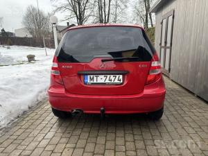 Sarkans Mercedes-Benz A 180 2008 Valka, ar dzinēja tilpumu 2.00 L un nobraukumu 189 tūkst. km par 3700 €, foto 6 vietnē AUTOMOTO.COM.LV